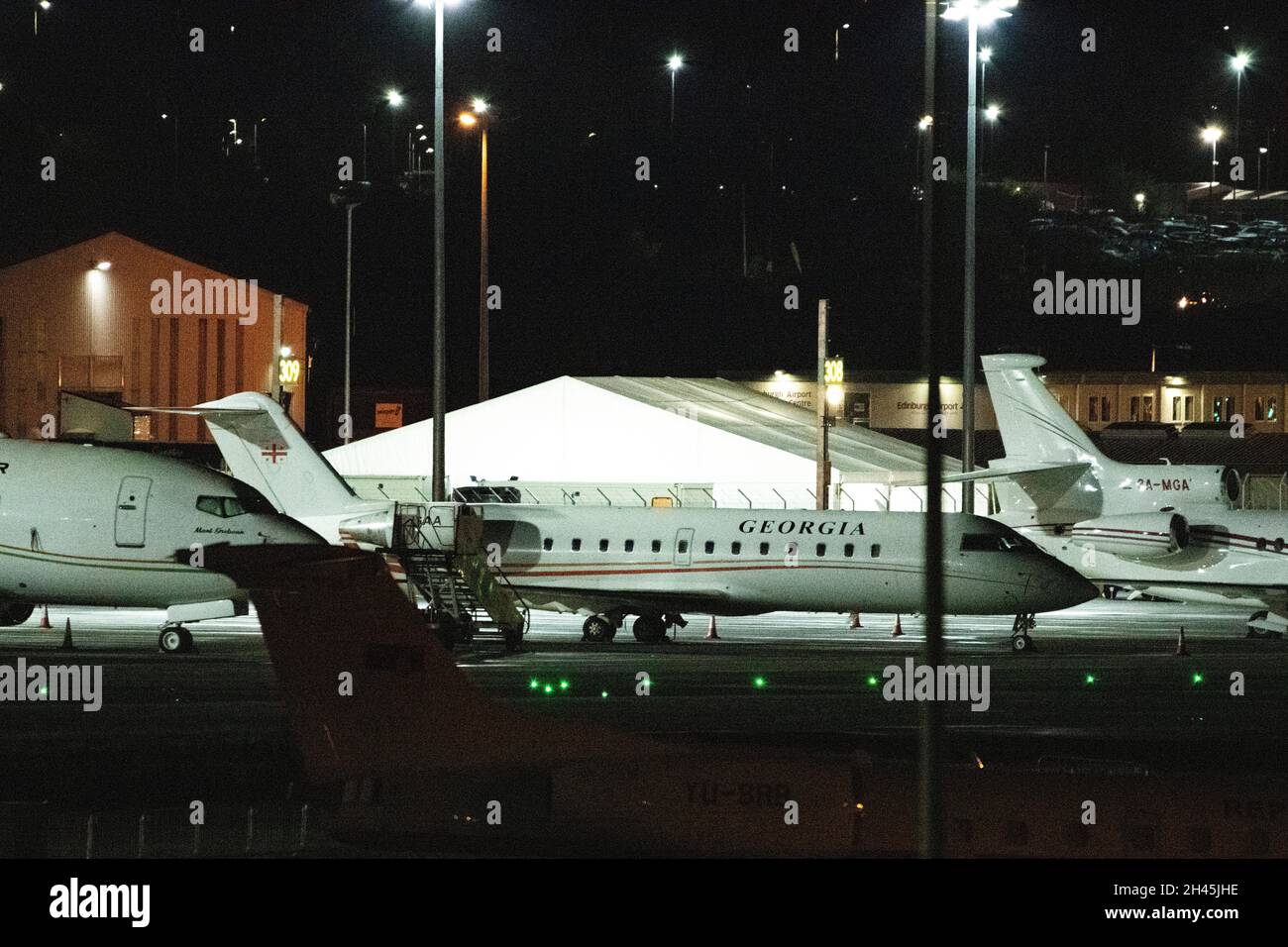 Edinburgh airport cop26 planes hi-res stock photography and images - Alamy