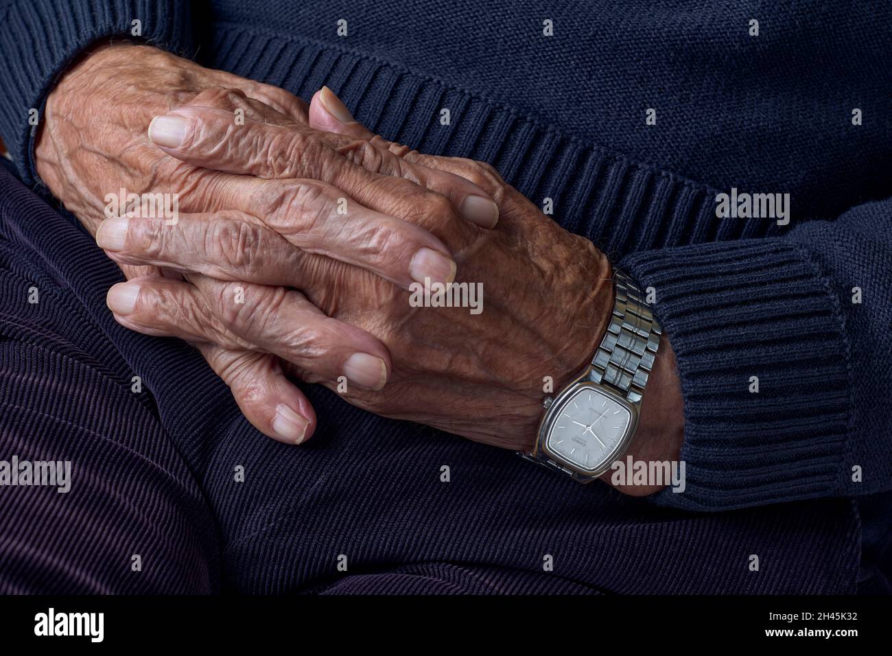 Oldman hand hi-res stock photography and images - Alamy
