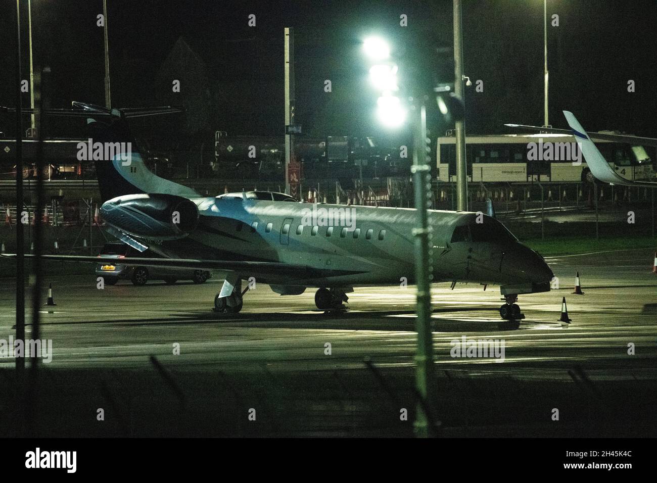 Edinburgh airport cop26 planes hi-res stock photography and images - Alamy