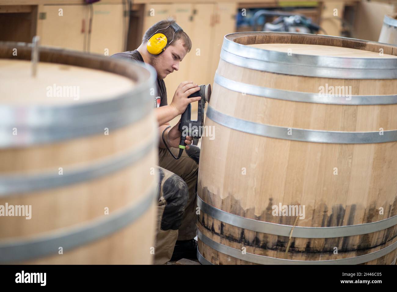 PRODUCTION - 11 October 2021, Bavaria, Eußenheim: Tobias Schween from ...
