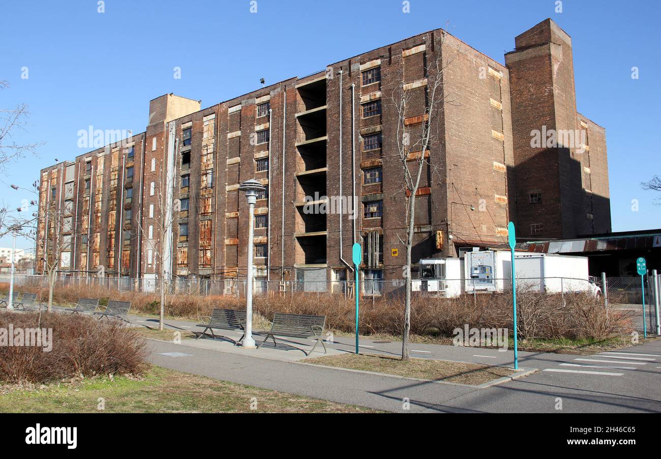 Old industrial building in the Bush Terminal Piers Park area, Brooklyn ...