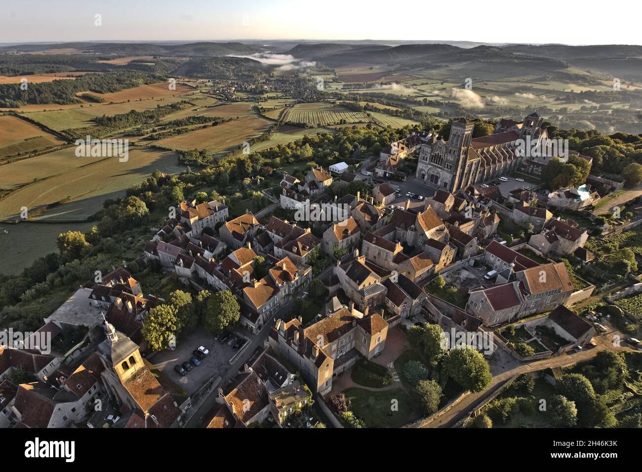 FRANCE. YONNE (89) VEZELAY. AERIAL VIEW (CLASSIFIED UNESCO WORLD ...