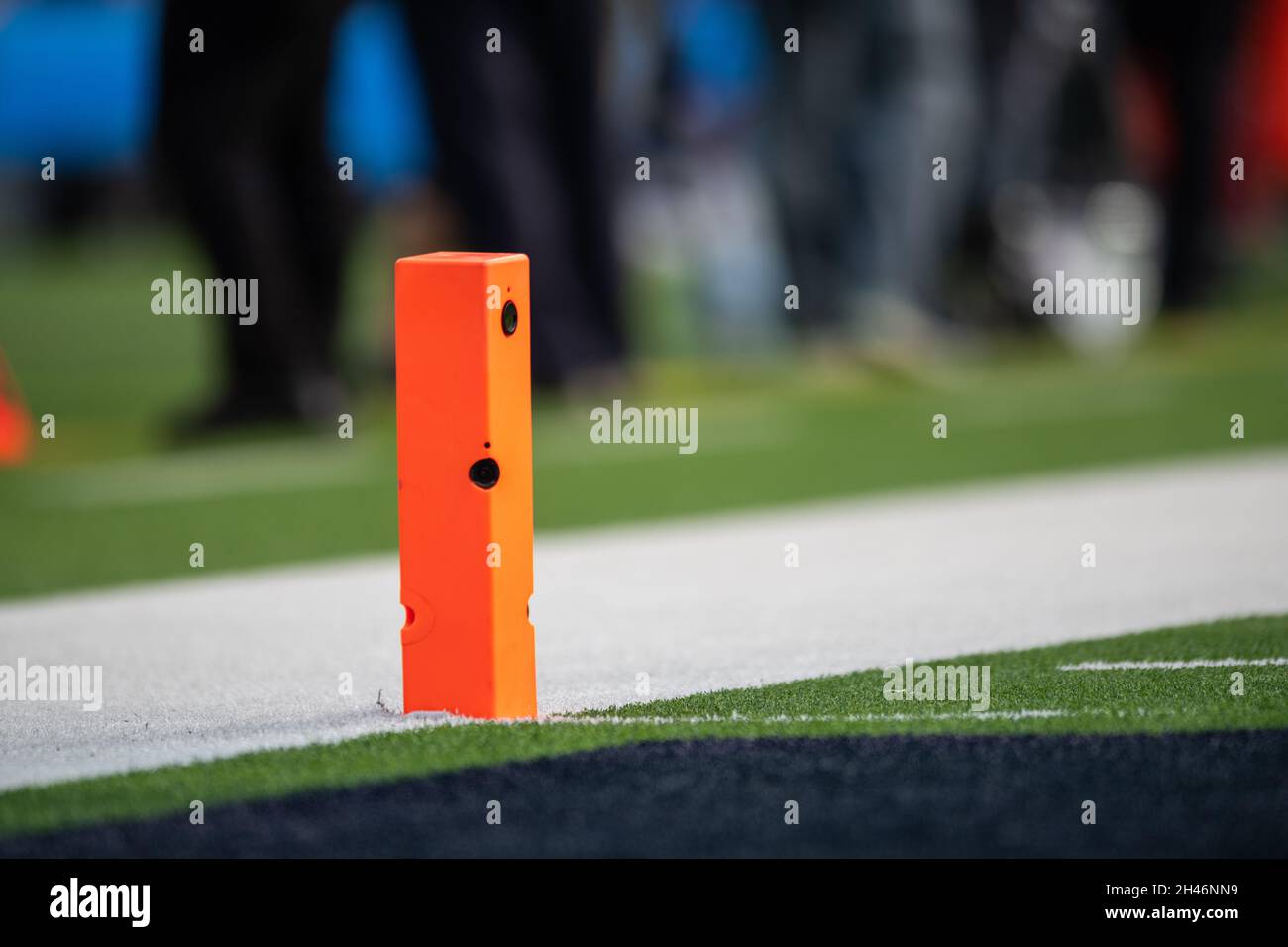 Nfl football game cameras hi-res stock photography and images - Alamy