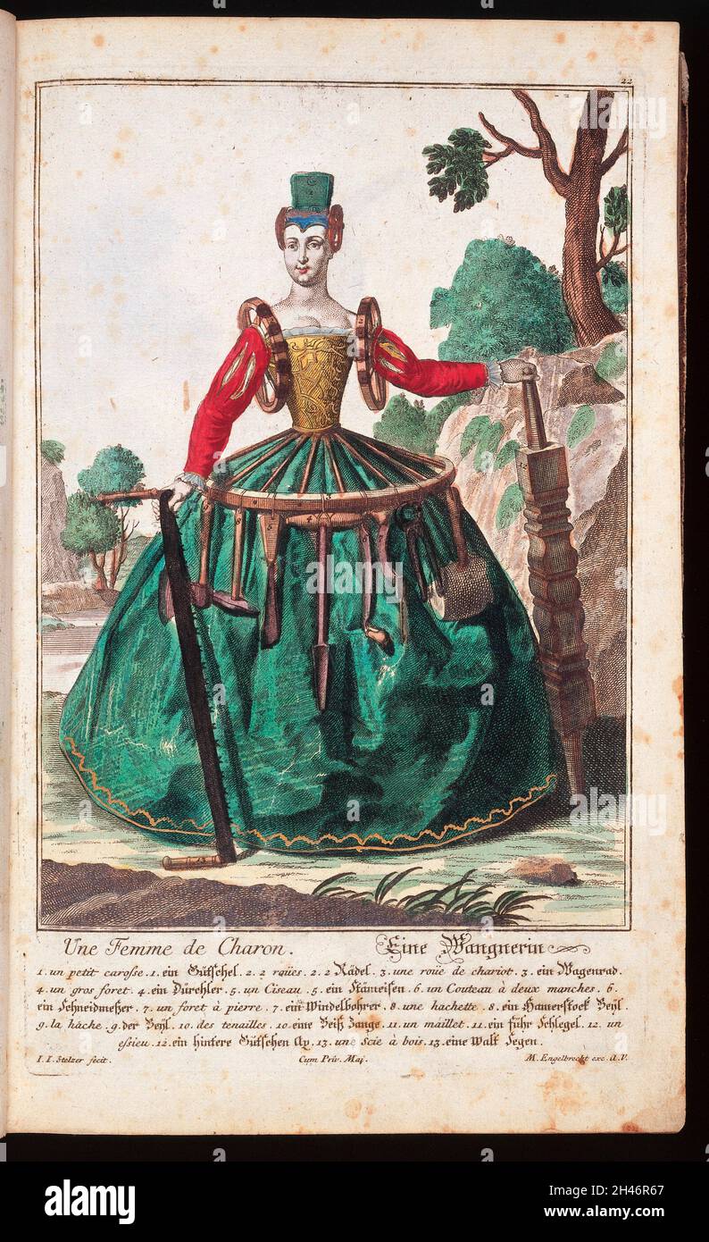 Une Femme de Charon with tools costume and apparatus Stock Photo - Alamy