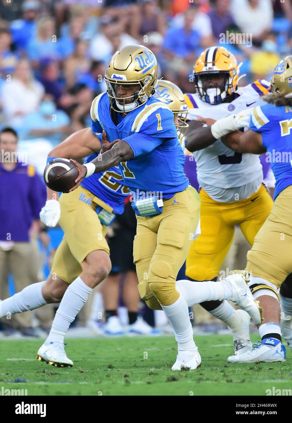Pasadena, CA. 4th Sep, 2021. UCLA Bruins quarterback (1) Dorian ...