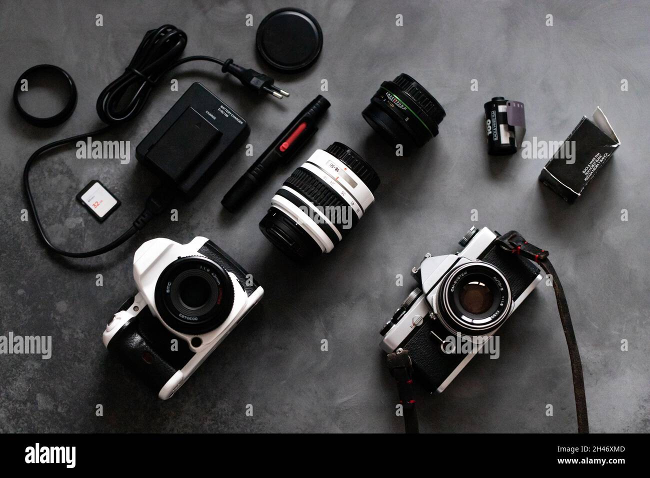 Lens movement hi-res stock photography and images - Alamy