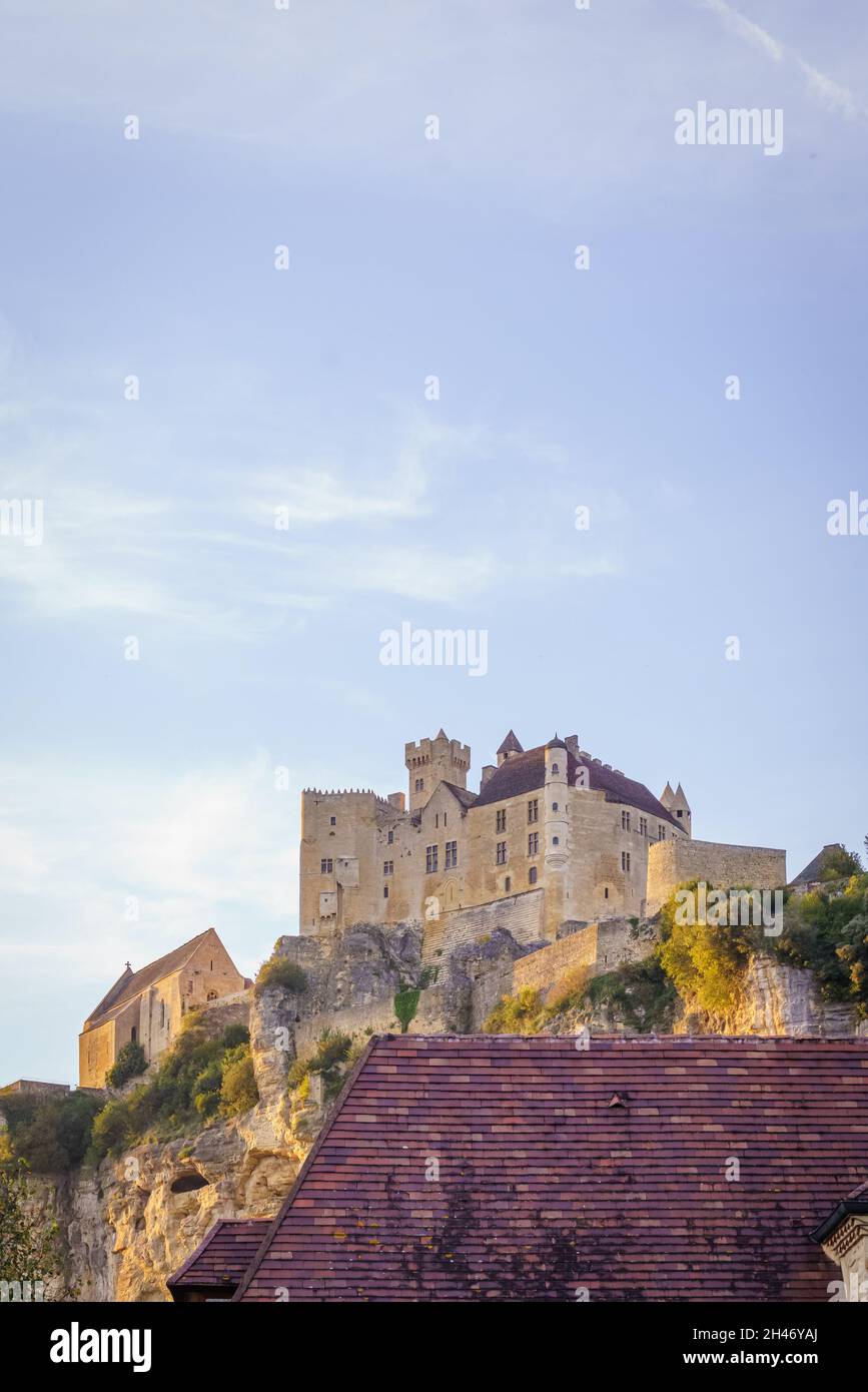 The castle of Beynac in Beynac et Cazenac, France Stock Photo - Alamy