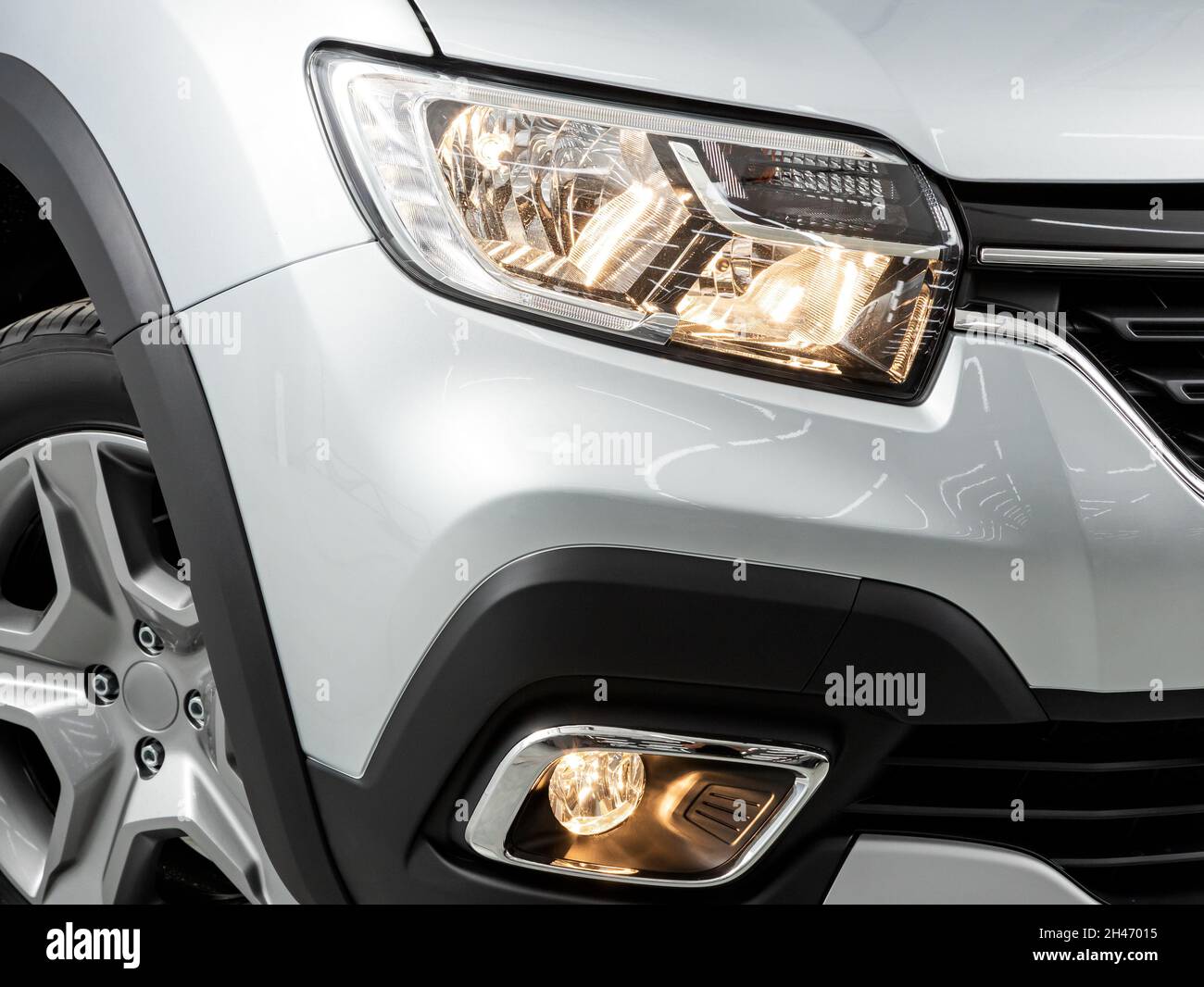 Car headlights headlamp glowing hi-res stock photography and images - Alamy