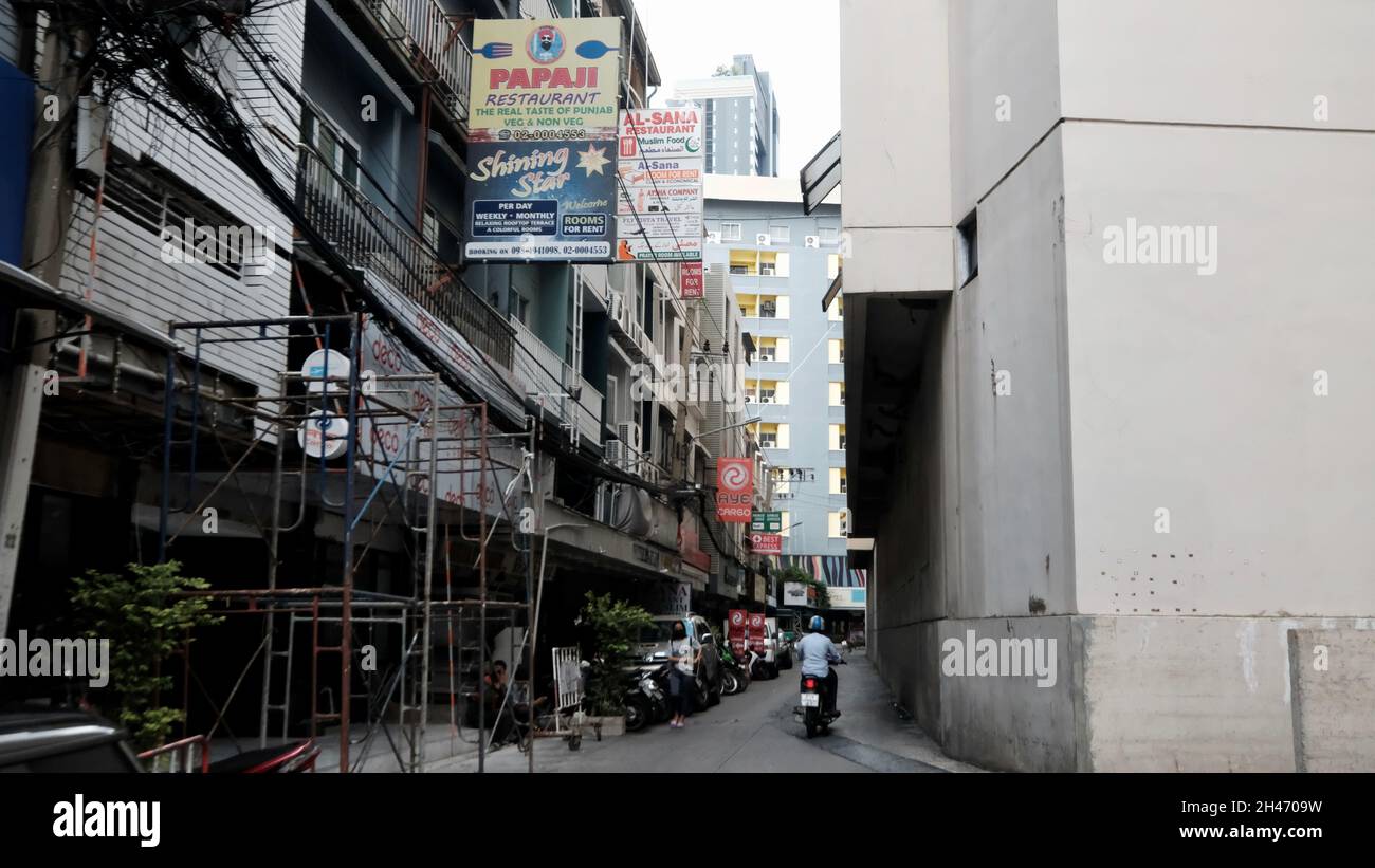 PAPAJI Ratchathewi Alleyway Along Side the Baiyoke Tower II Bangkok ...