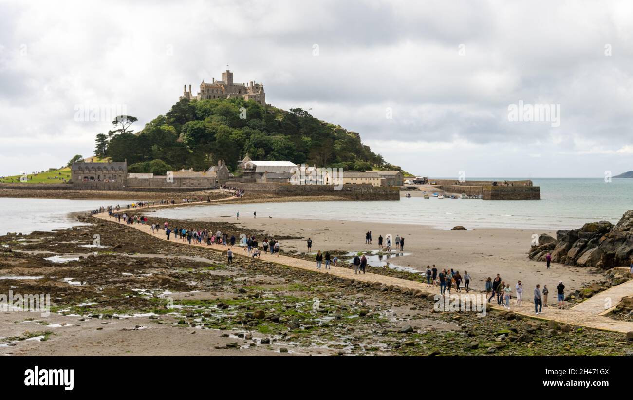 St Michael's Mount and Causeway, Cornwall, UK Stock Photo - Alamy