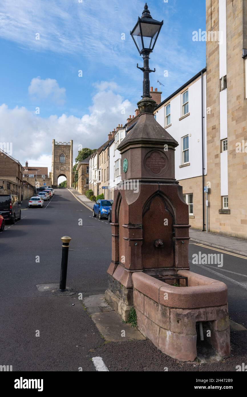 Alnwick town centre hi-res stock photography and images - Alamy