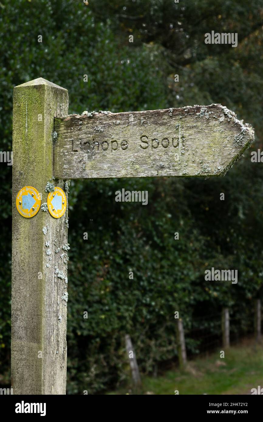 Fingerpost sign hi-res stock photography and images - Alamy