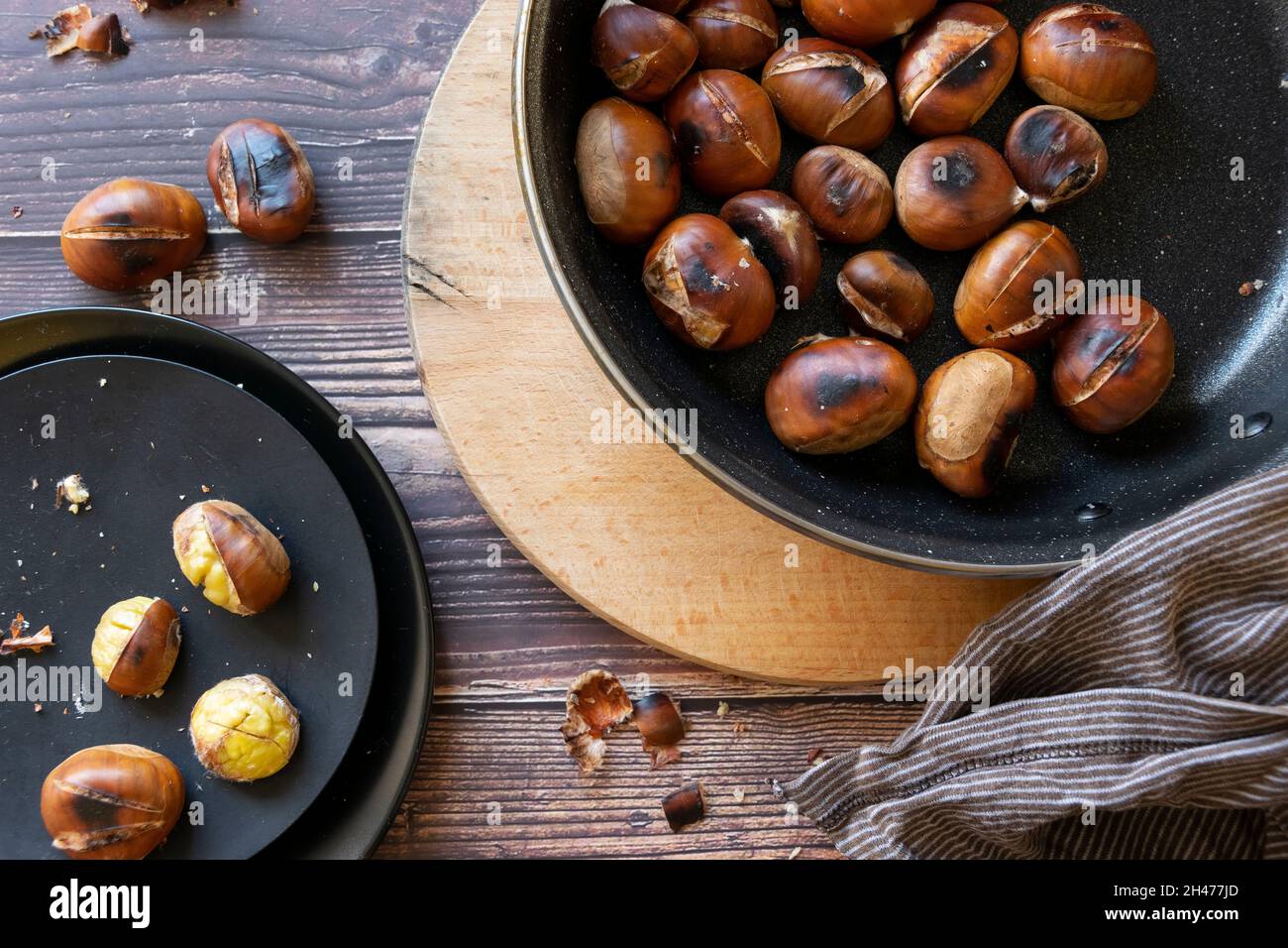 Ready to eat roasted chestnuts Stock Photo - Alamy