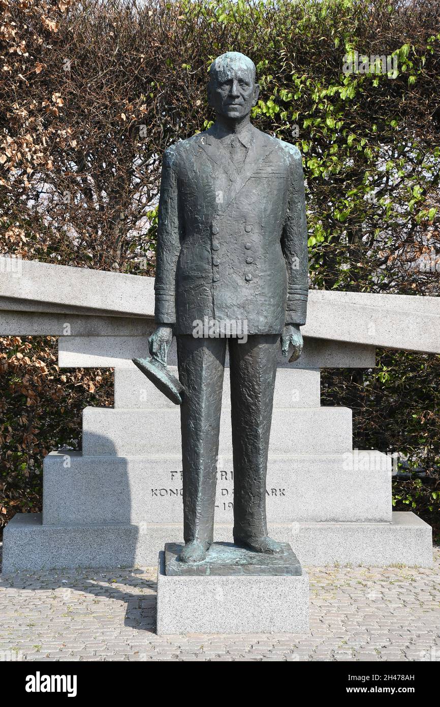Copenhagen/Denmark 30 April 2018 Statue of King Frederik of Denmak he ...