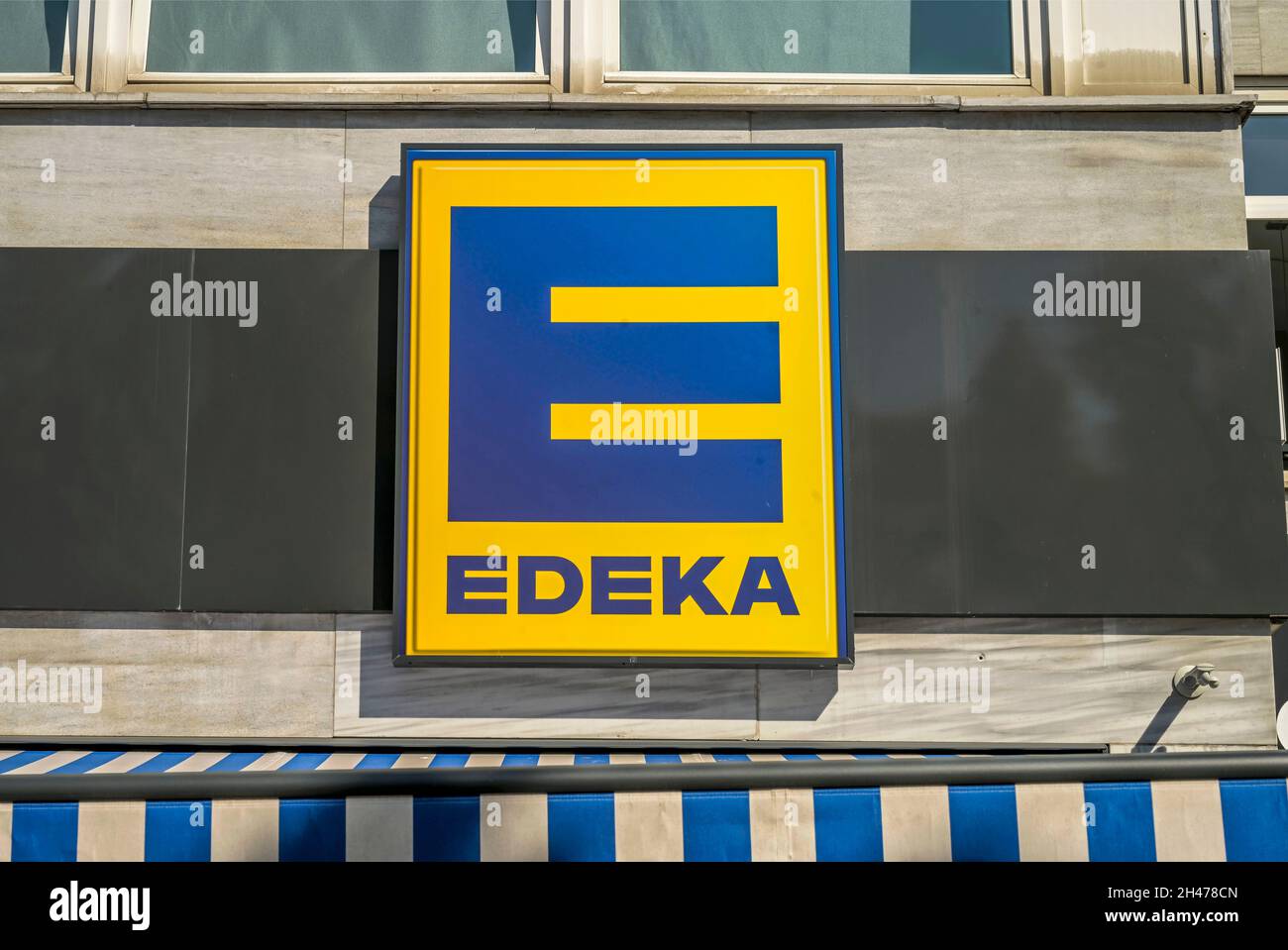 Logo, Edeka, Wittenbergplatz, Schöneberg, Berlin, Deutschland Stock ...