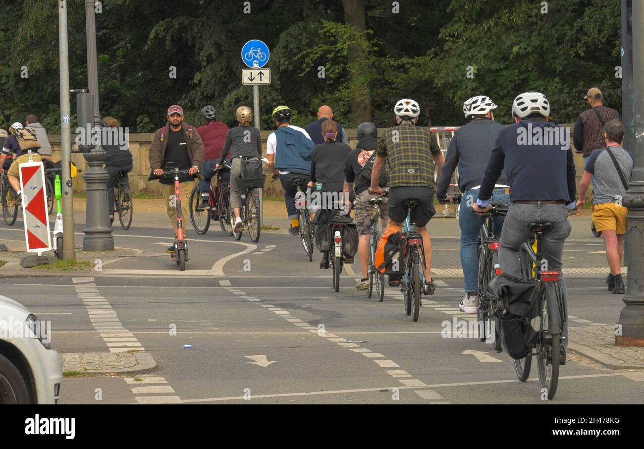 Radweg fahrrad radweg hi-res stock photography and images - Alamy