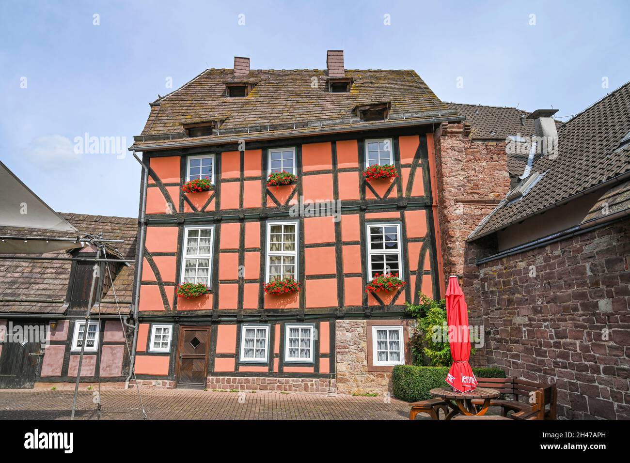 Fachwerkhaus am Amtshof der Burg Polle, Niedersachsen, Deutschland ...