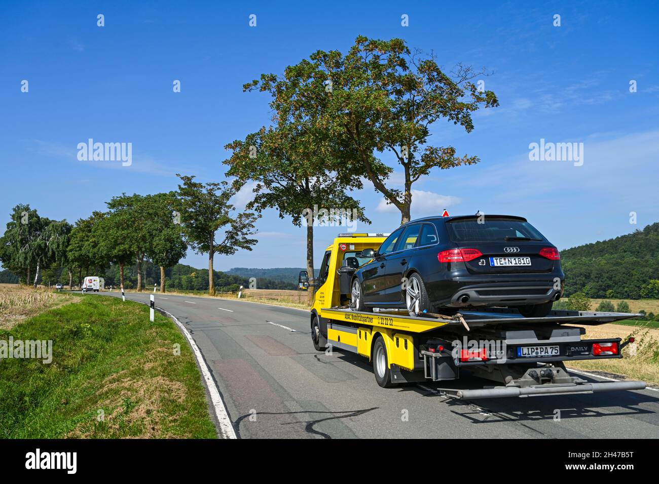 Abschleppwagen abschleppwagen hi-res stock photography and images - Alamy