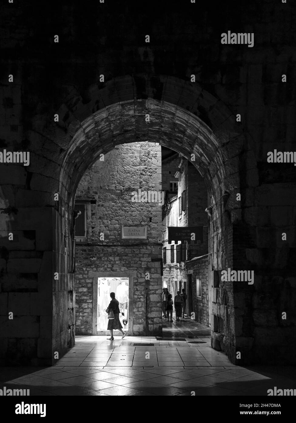 Golden gate split Black and White Stock Photos & Images - Alamy