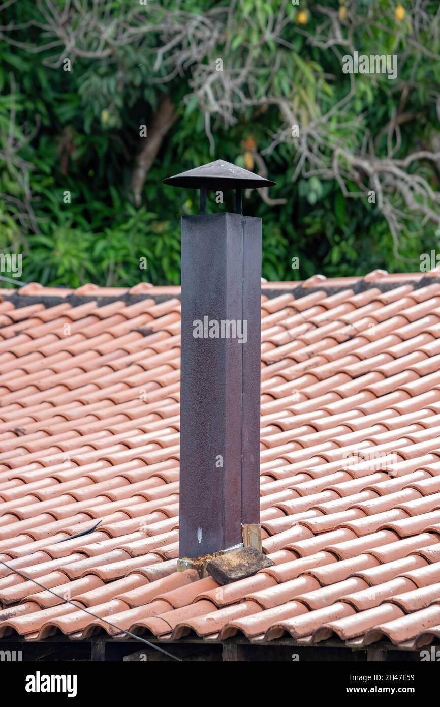 Farm house chimney smoke hi-res stock photography and images - Alamy