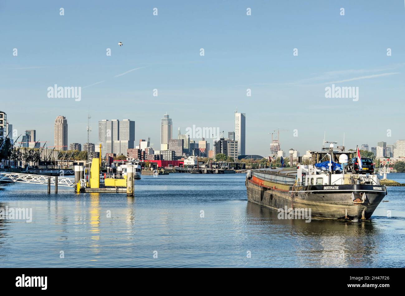 Nieuwe maas barge hi-res stock photography and images - Alamy