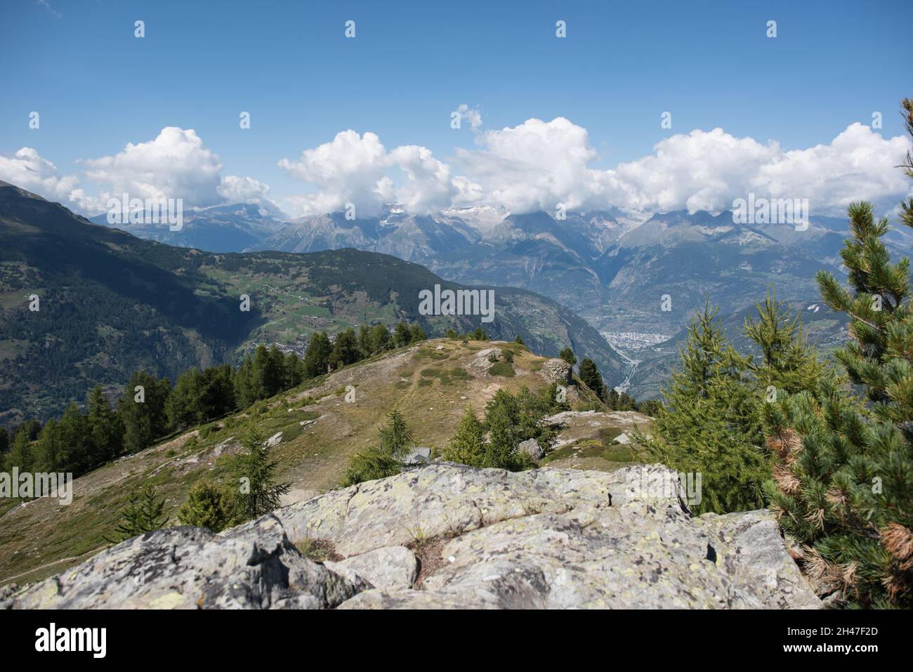Beautiful mountains in swiss alps hi-res stock photography and images ...