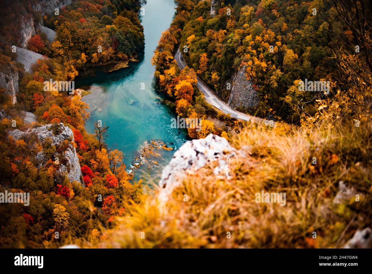 Autumn colors,river and road, forrest Kanjon Une Stock Photo - Alamy