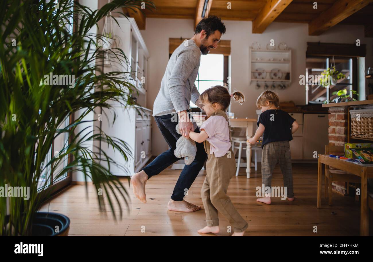 Father daughter dance hi-res stock photography and images - Alamy