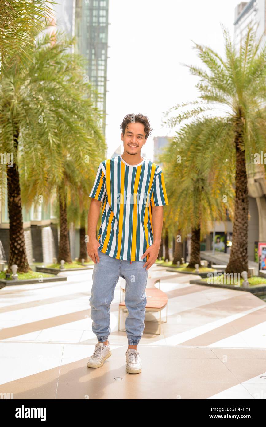 Colorful shirt hi-res stock photography and images - Alamy