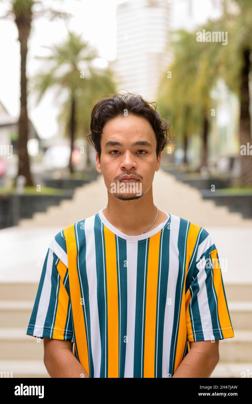 Man model summer handsome hi-res stock photography and images - Alamy