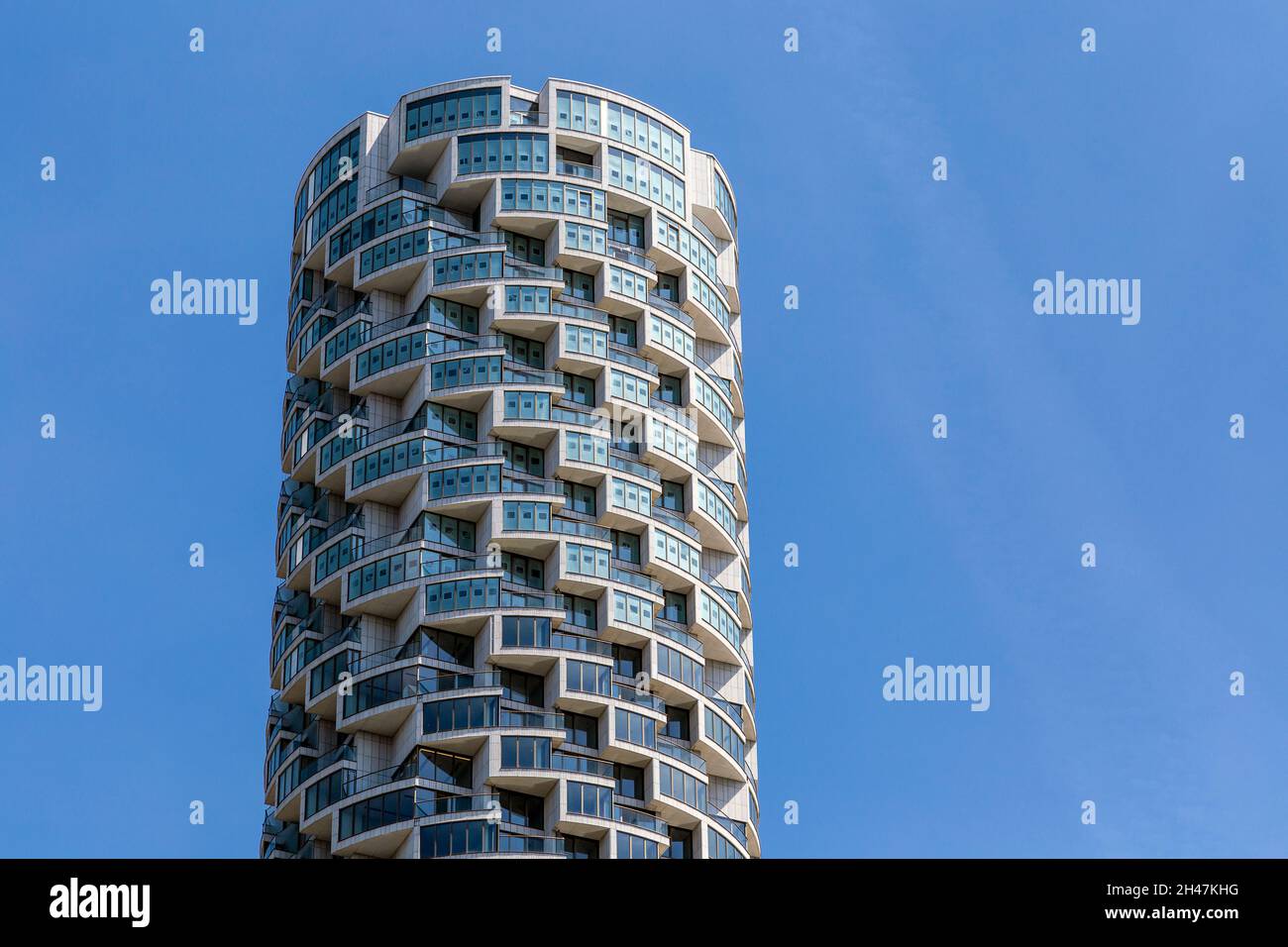 Cylindrical one park drive building hi-res stock photography and images ...