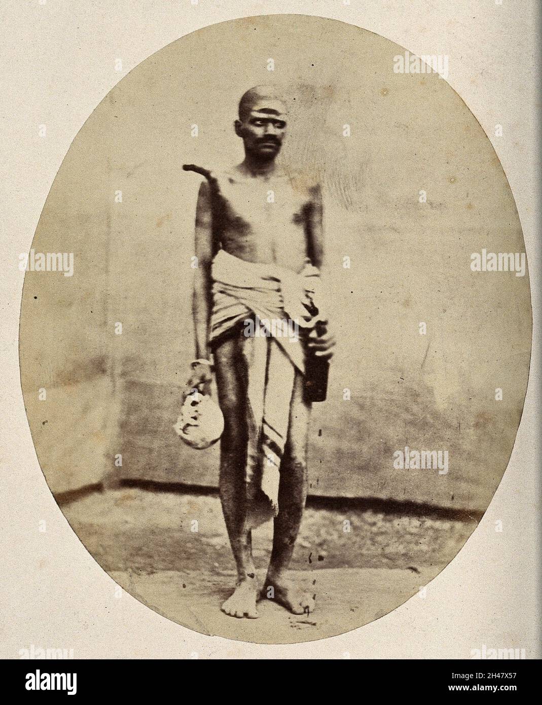 Wearing loin cloth hi-res stock photography and images - Alamy