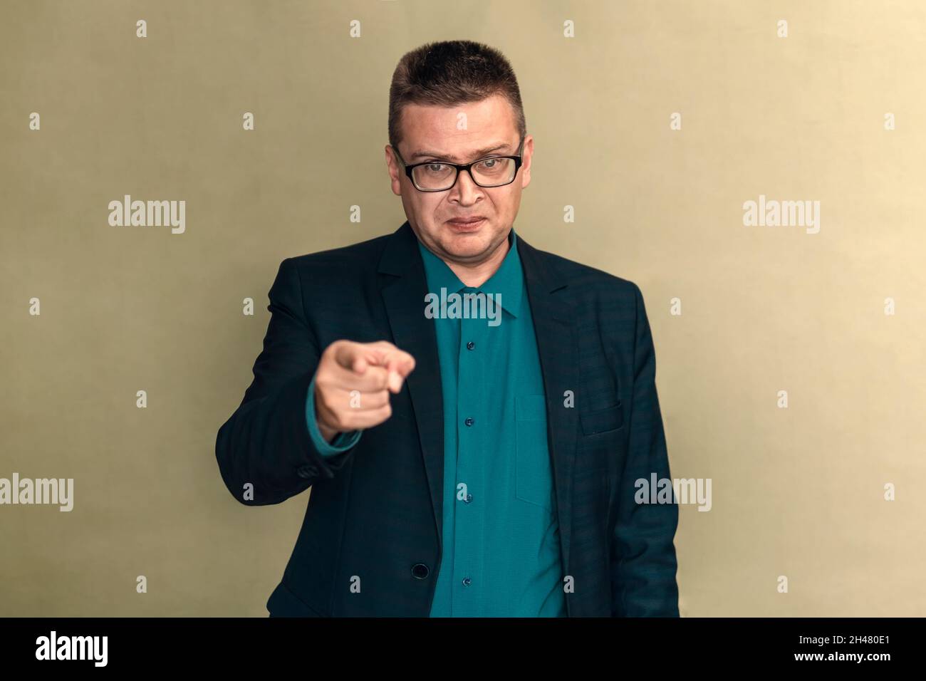 Man finger pointing forward hi-res stock photography and images - Alamy