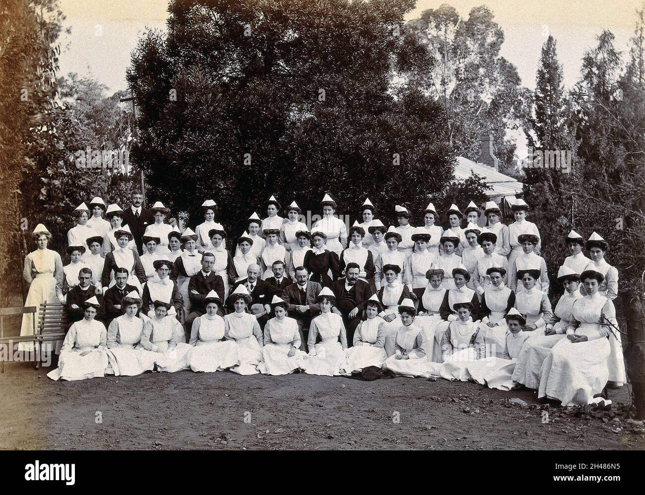 Johannesburg Hospital, South Africa: group of nurses and doctors ...
