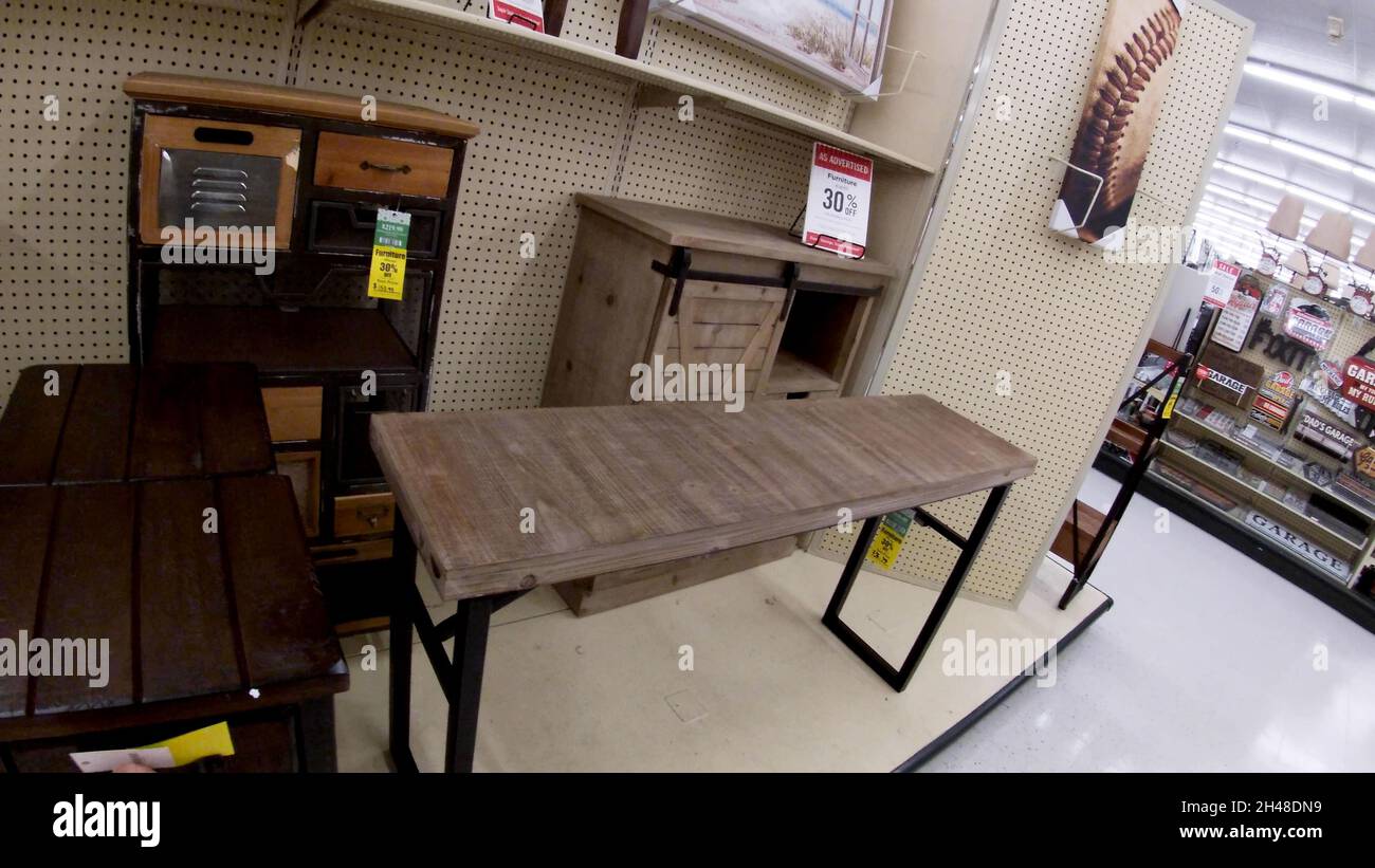 Hobby lobby interior hi-res stock photography and images - Alamy
