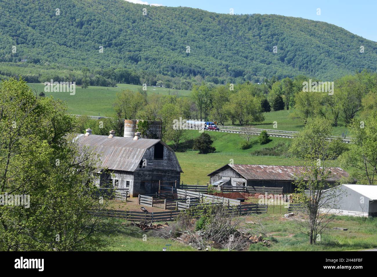 Rural country farm hi-res stock photography and images - Alamy