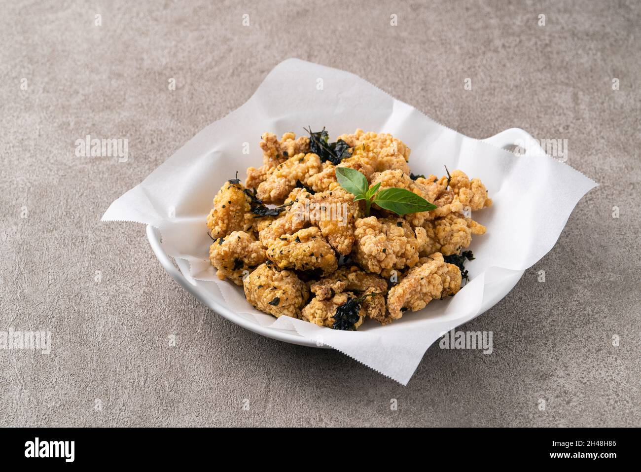 Close up of delicious fried popcorn chicken food in Taiwan for famous ...