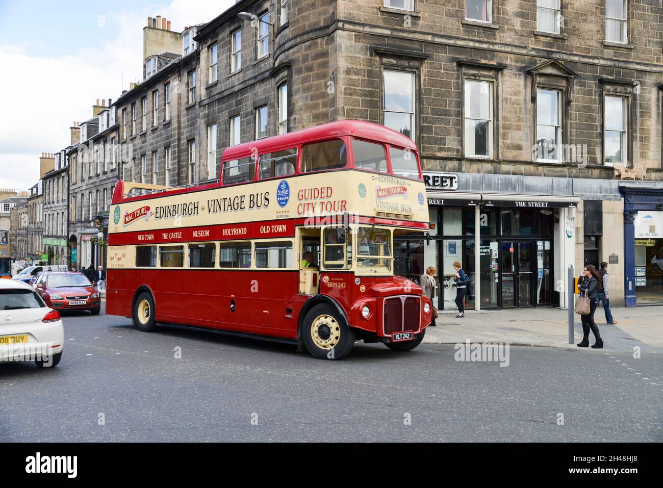 Edinburgh Sightseeing Bus on Training Duty Stock Photo - Alamy