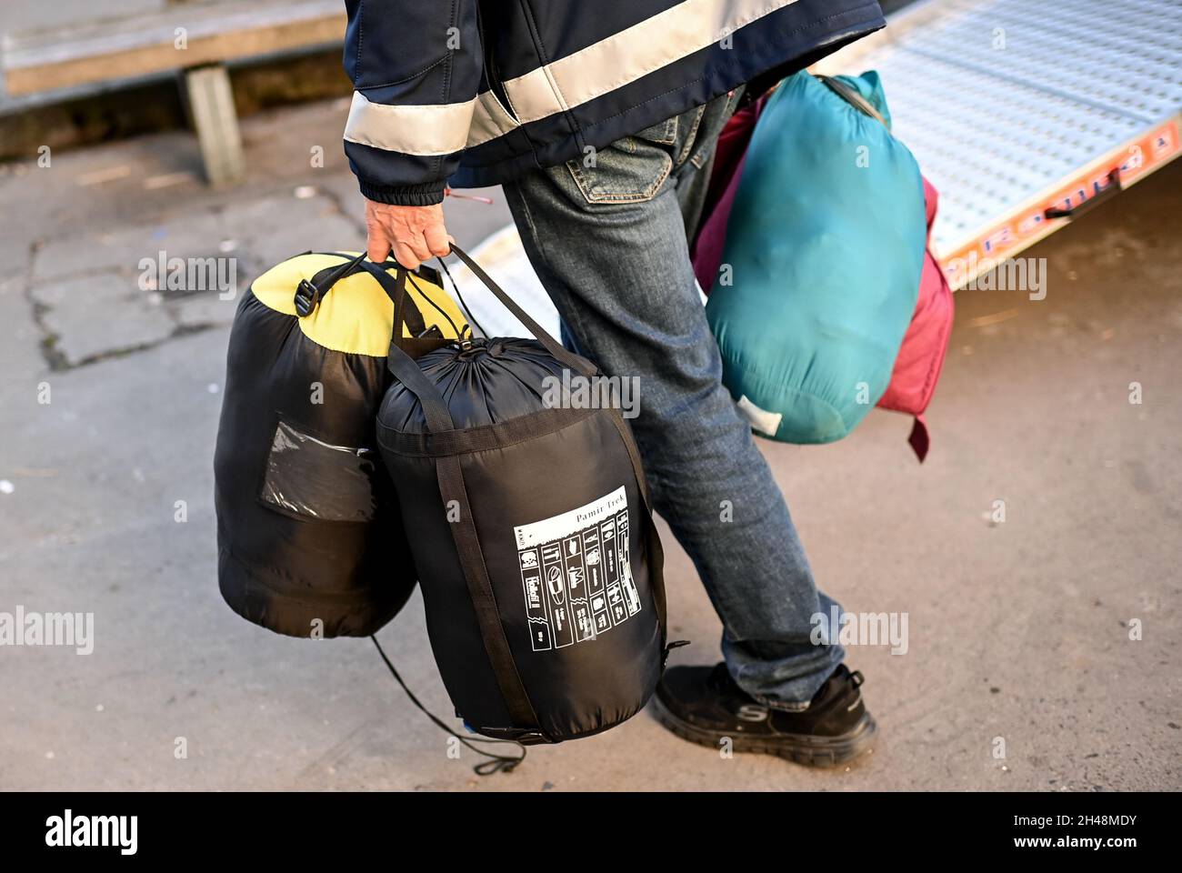 Berlin, Germany. 28th Oct, 2021. Cold bus driver Matthias Spreemann ...