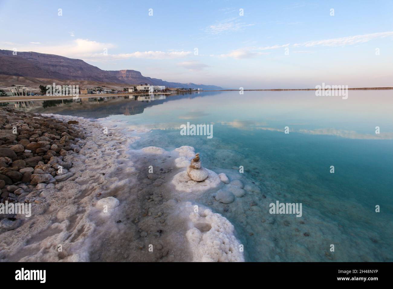Israel, Dead Sea, salt crystalization caused by water evaporation Stock ...