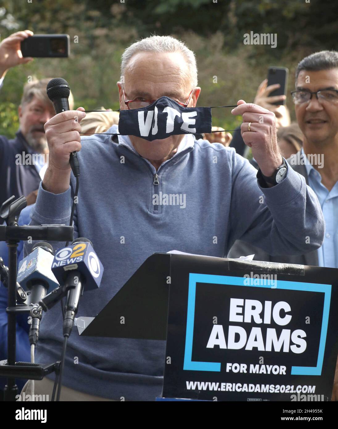 Eric adams campaigns hi-res stock photography and images - Alamy