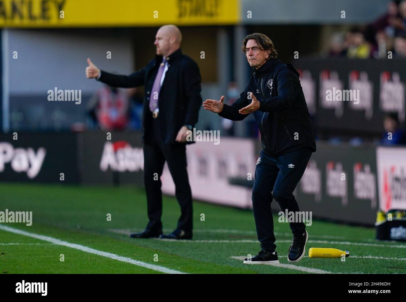 Brentford manager Thomas Frank shouts instructions Picture by Steve ...