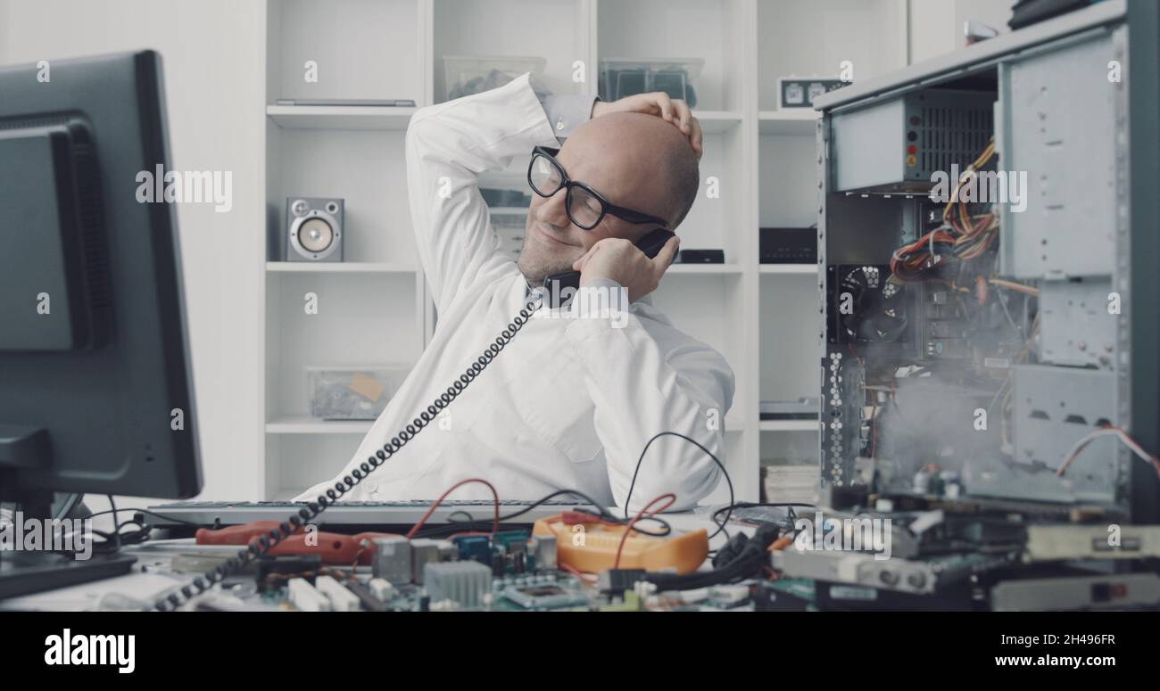 Short circuit circuiting hi-res stock photography and images - Alamy