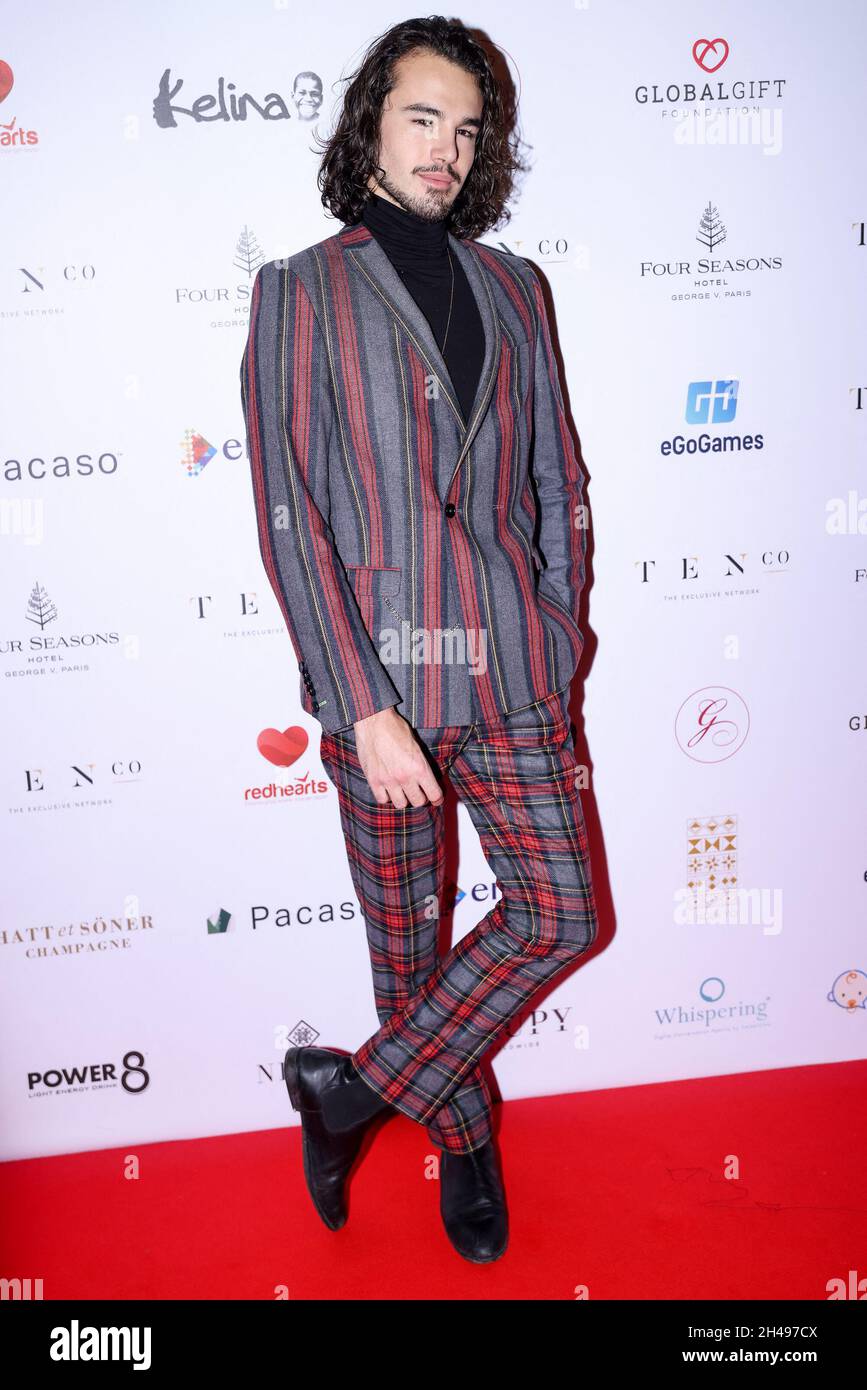 Anthony Colette arrives to the Global Gift Gala on October 30, 2021 at ...