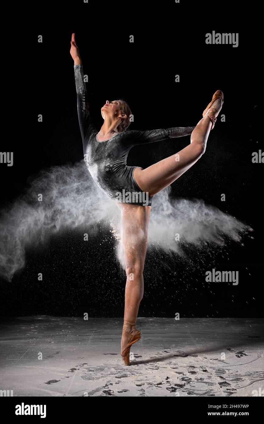 Dust woman dancer flour hi-res stock photography and images - Alamy