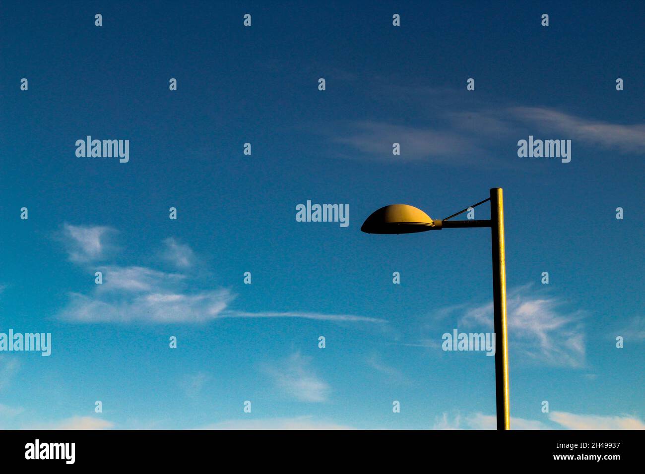 Lamp Post (Blue Sky Background Stock Photo - Alamy