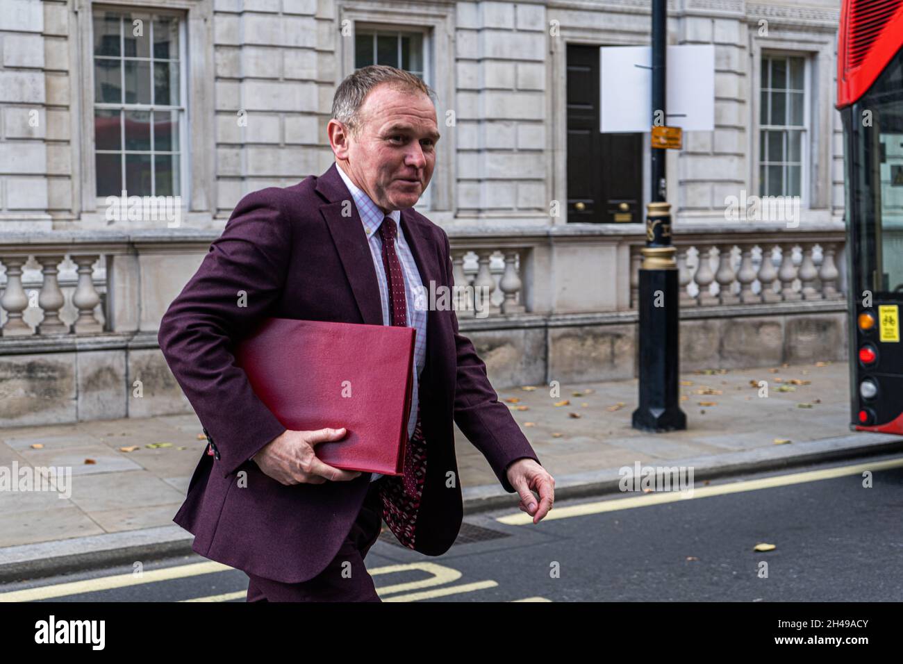 George eustice farming hi-res stock photography and images - Alamy