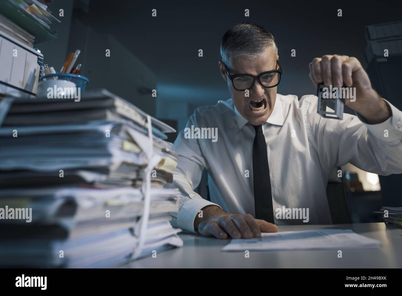 Frustrated office hi-res stock photography and images - Alamy