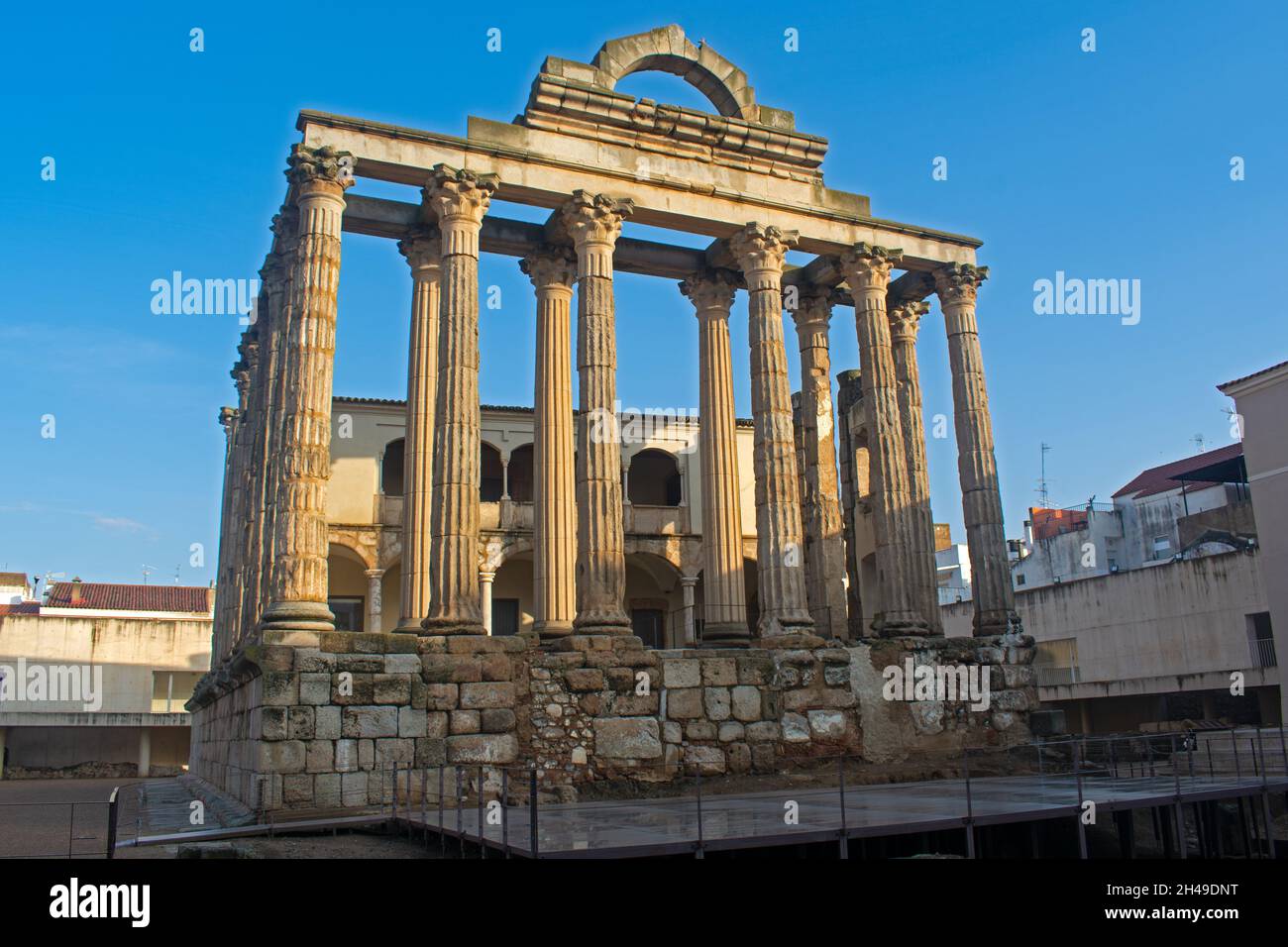 Templo de Diana (Temple of Diana). 1st century AD. Mérida, Spain Stock ...