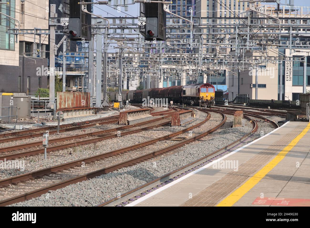 Cardiff central rail station hi-res stock photography and images - Alamy